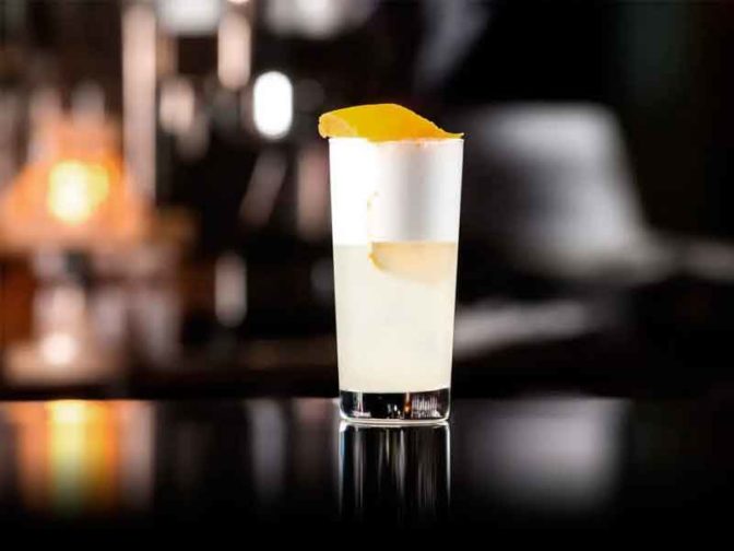 Ramos Fizz - Historia, Receta, Ingredientes - elCoctelero.com