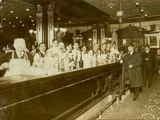 Ramos Fizz - Historia, Receta, Ingredientes - elCoctelero.com